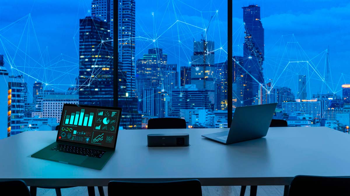 Streamlining IT Operations: How Hyperconverged Infrastructure is ...