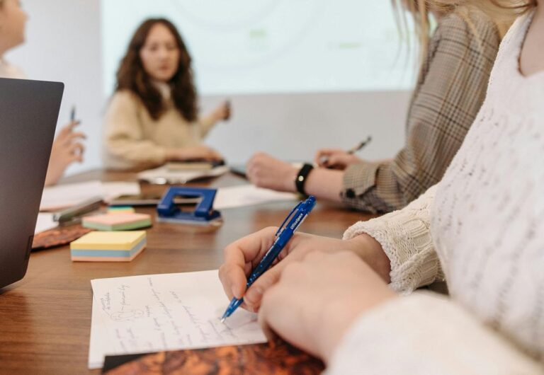 Financial Writing 101: Tips and Strategies for Aspiring Writers ...