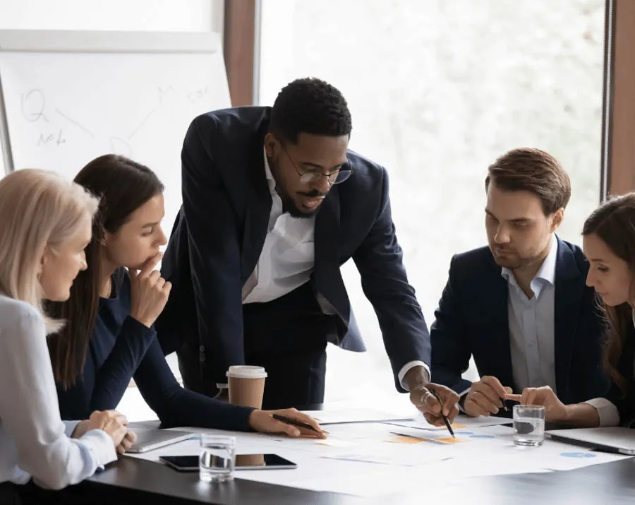 Non-Executive Director vs Executive Director: What Are the Differences ...